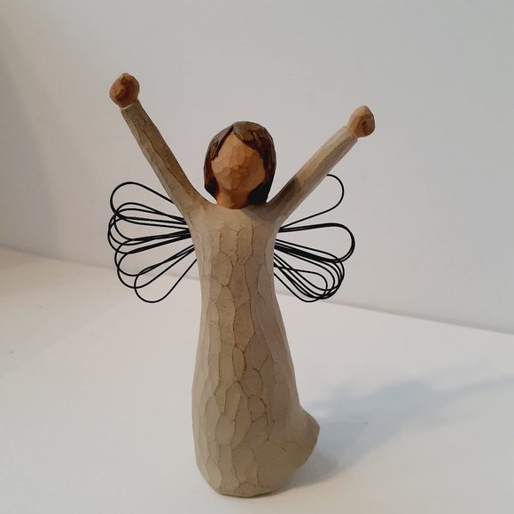 Willow Tree | Accents | Willow Tree Angel Of Courage Figurine Susan ...